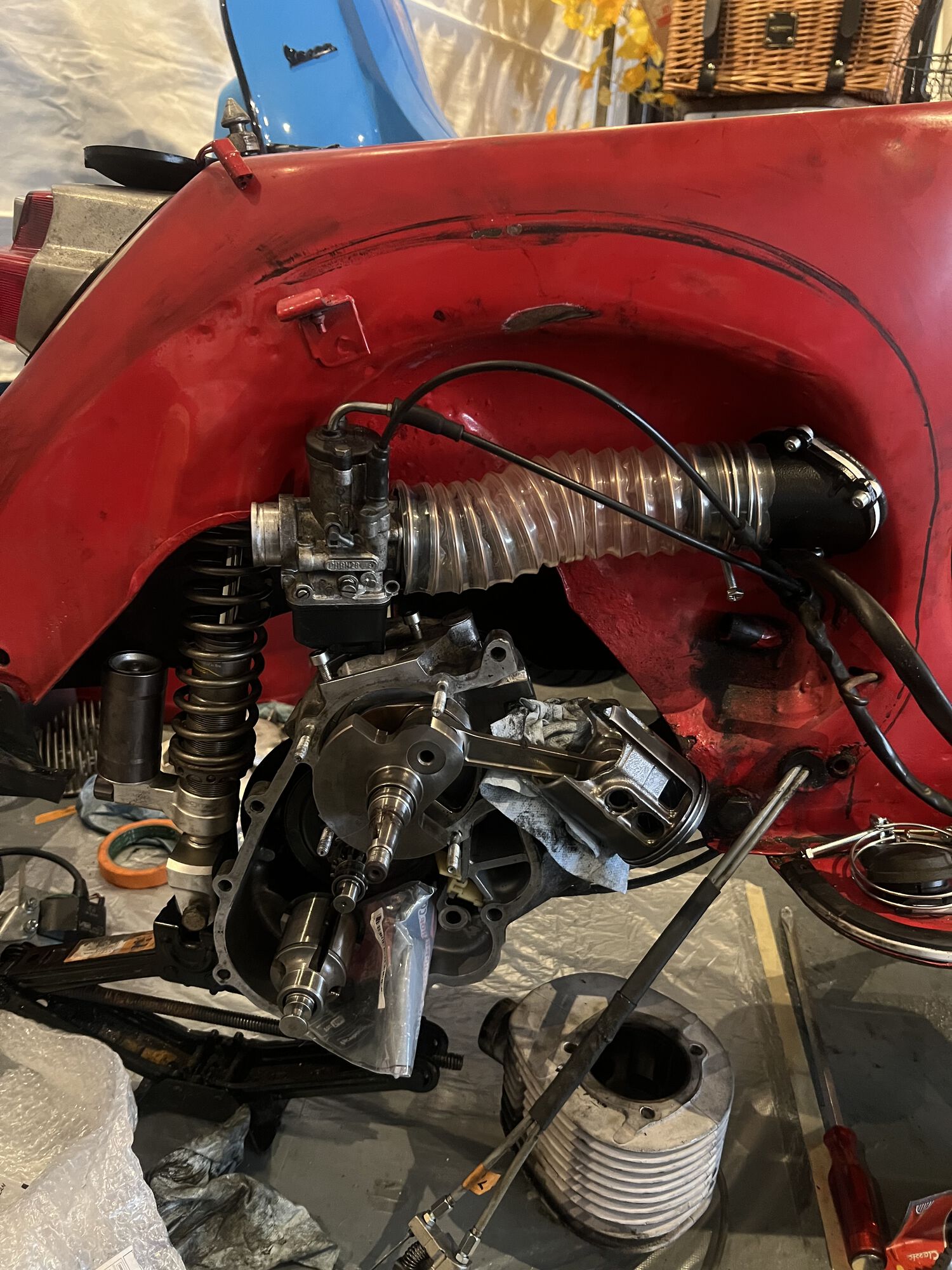 Modern Vespa : Engines passing through…