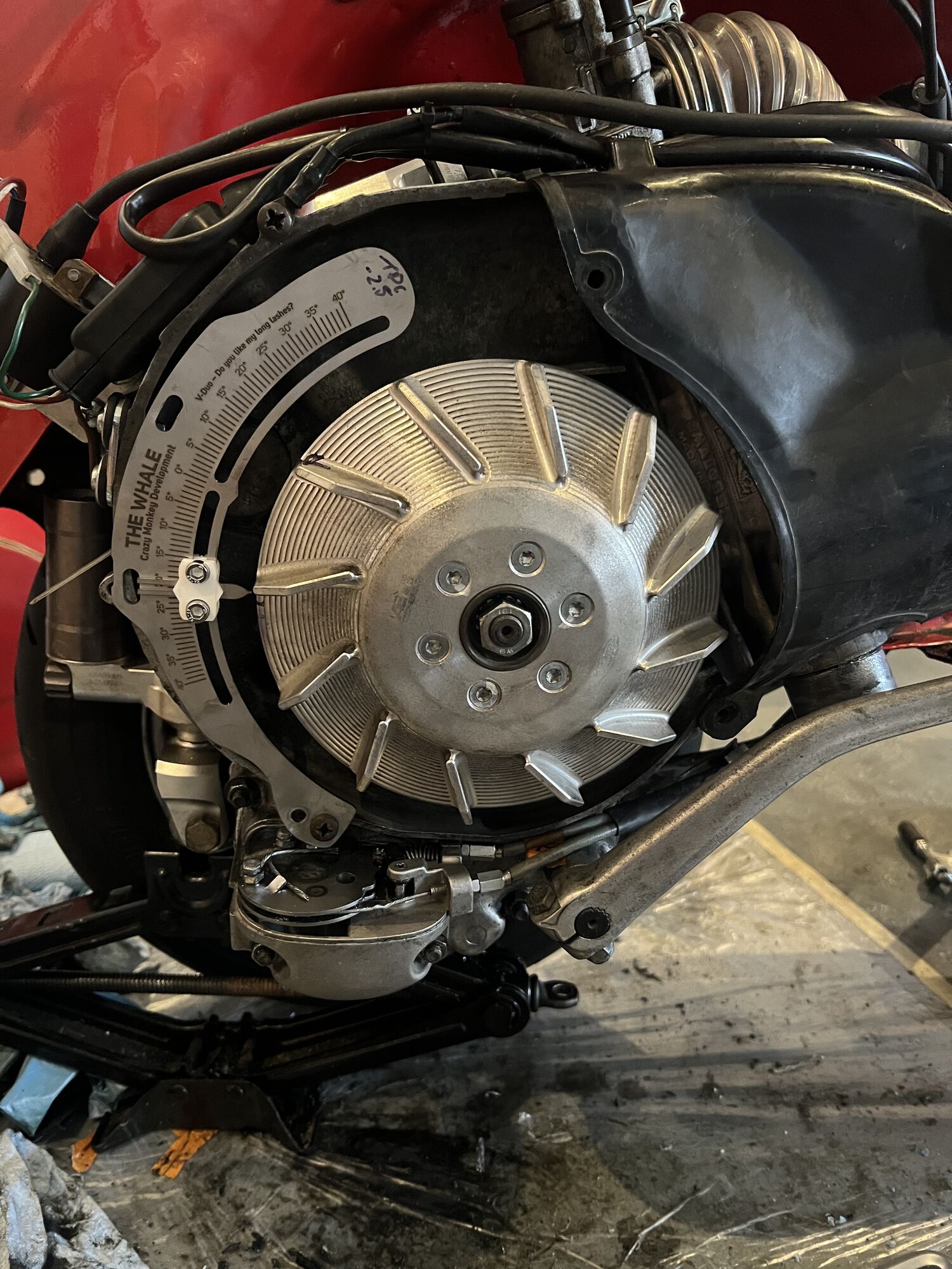 Modern Vespa : Engines passing through…