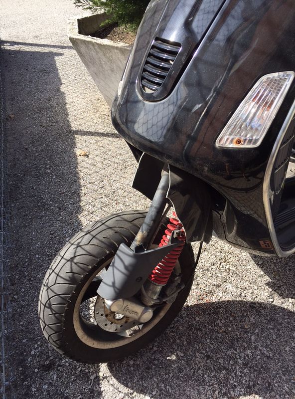 Modern Vespa : Twisted Vespa