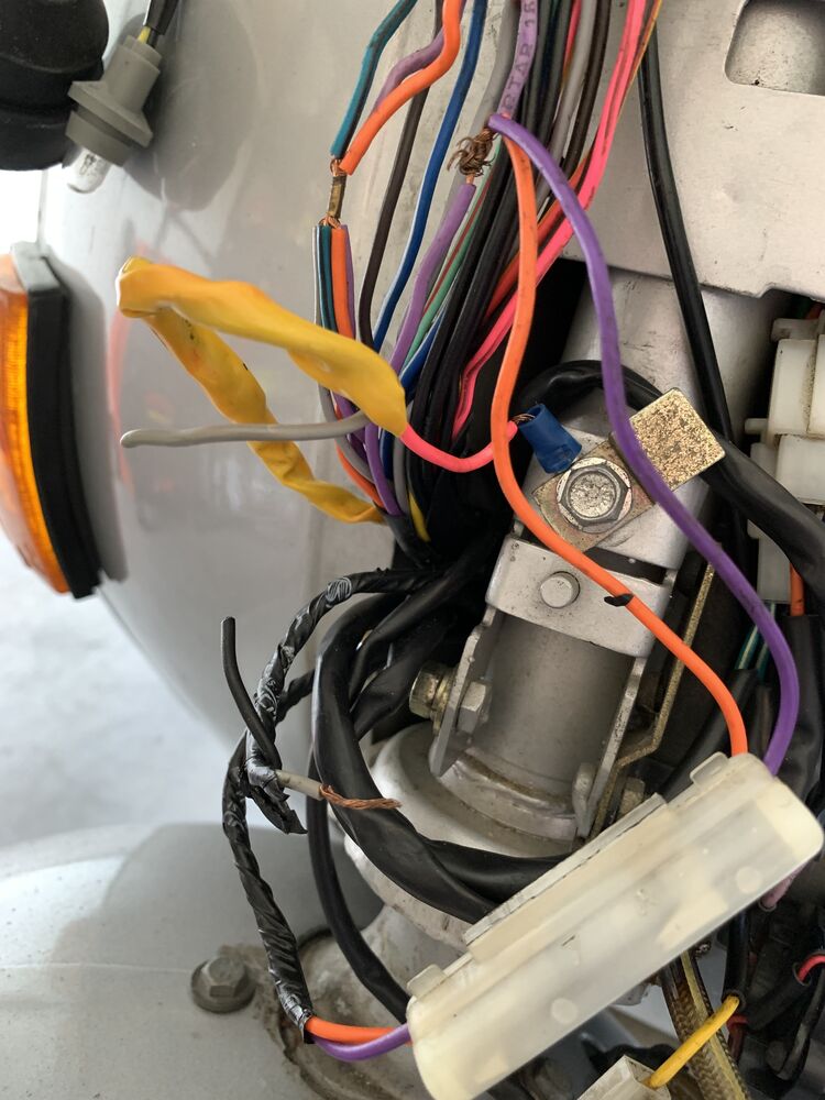 Modern Vespa : What's Smoky Stella's Wiring Supposed to Look Like?