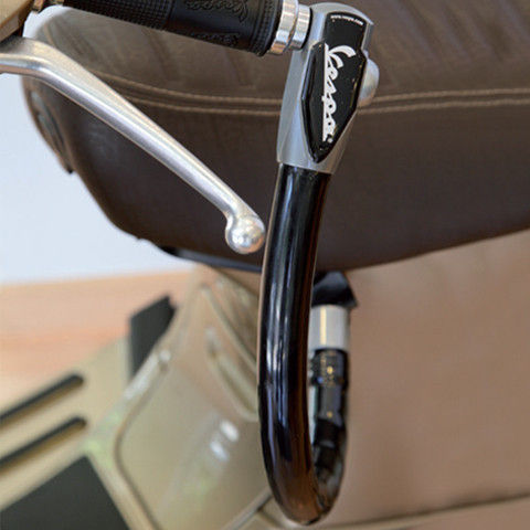 Modern Vespa : Vespa GTS accessories and locks