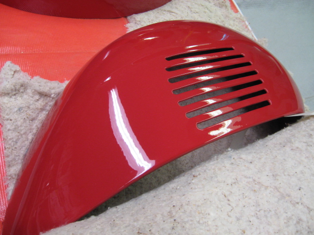 Modern Vespa : eng cowls
