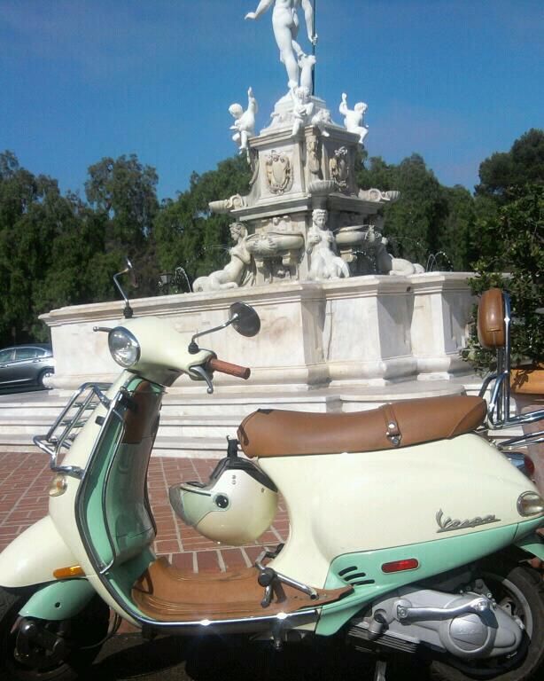 Modern Vespa : Custom Vespa eT4150 low miles