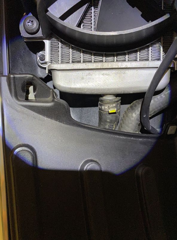 Modern Vespa : 2013 GTS 300 radiator