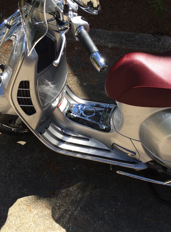 Modern Vespa : Classic Racks