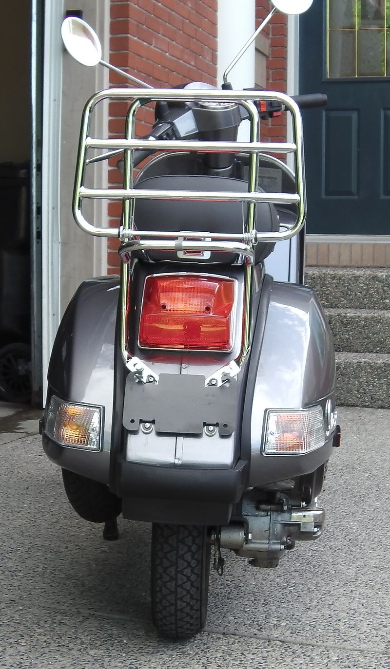 Modern Vespa : wrong rack? - p200