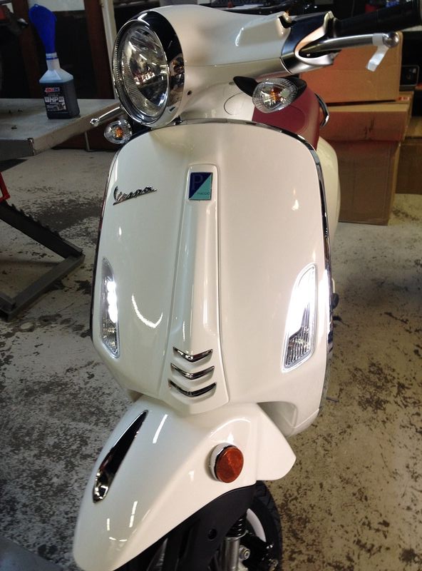 Modern Vespa : 2015 USA Primaveras have started to ship