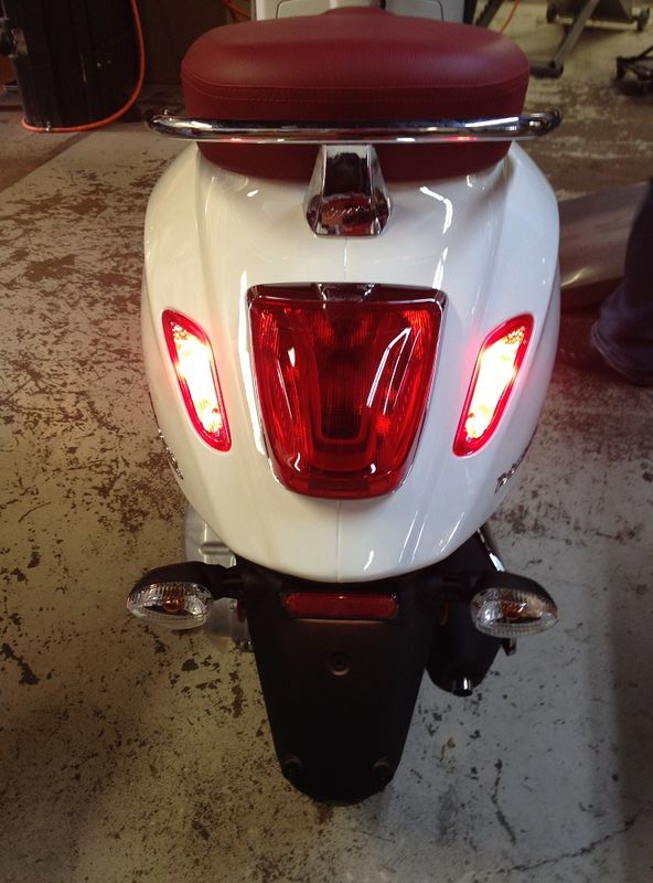 Modern Vespa : 2015 USA Primaveras have started to ship