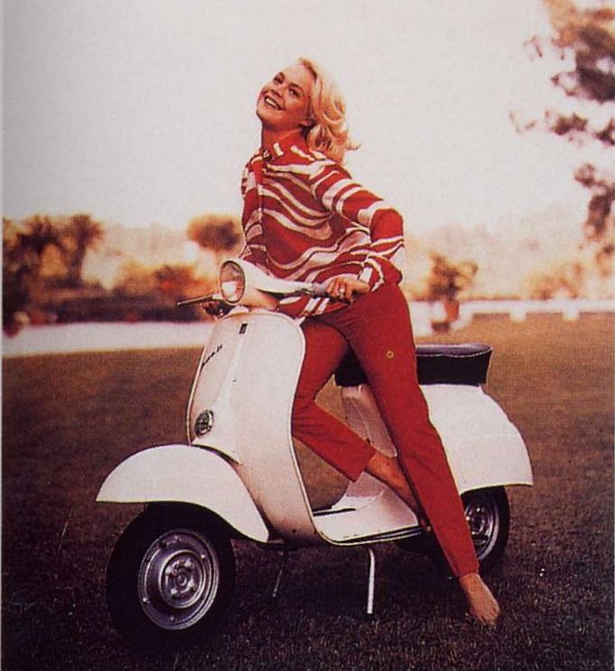 Modern Vespa : scooter babes (NSFW!!!!)