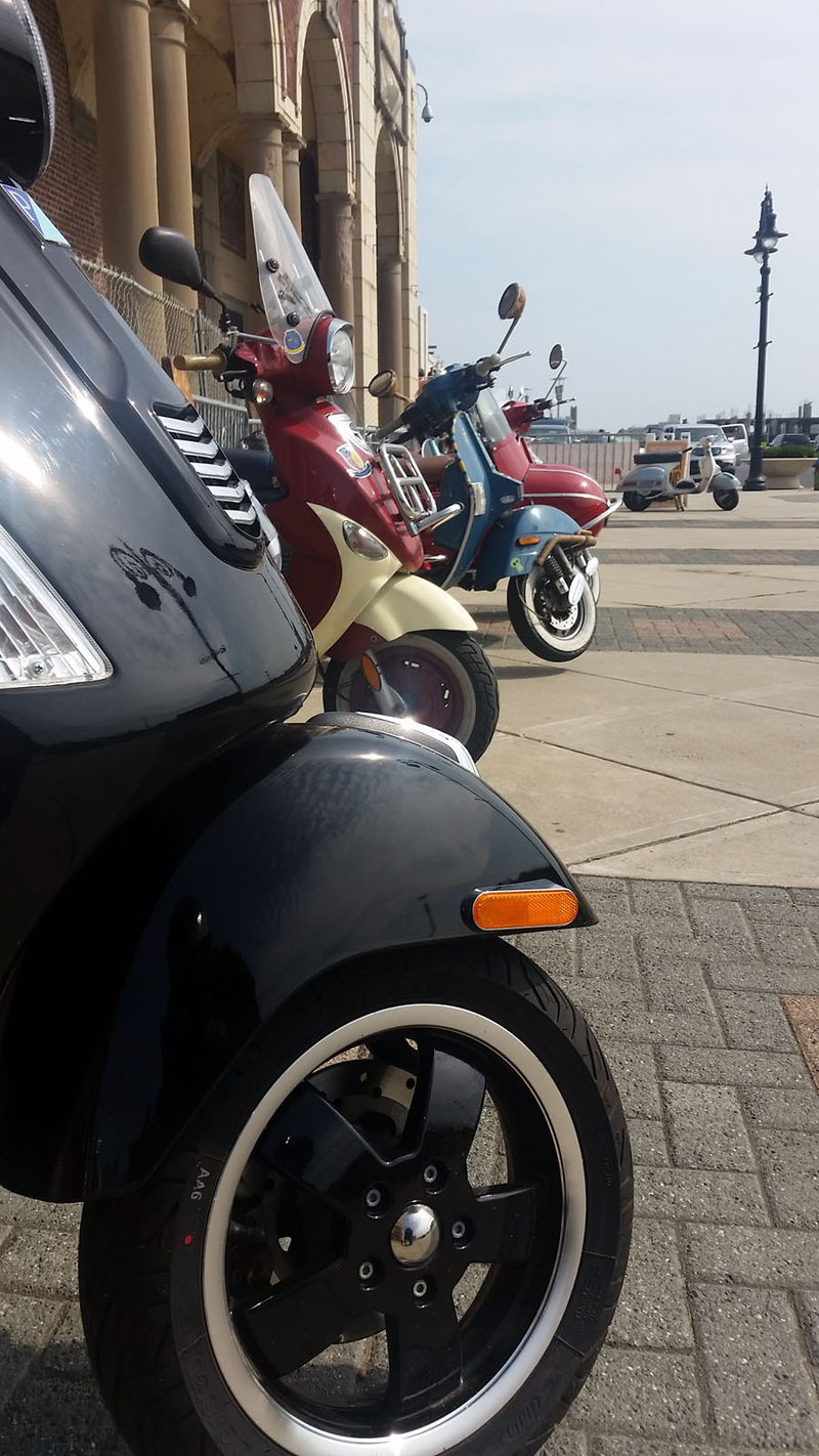 Modern Vespa : Vespa small and large frames