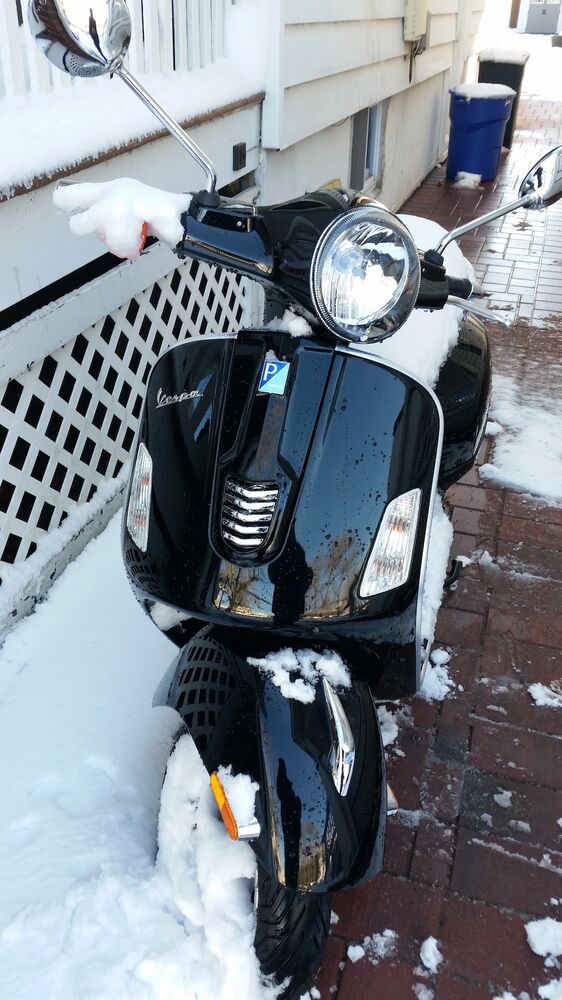 Modern Vespa : Stupid question - Vespa out in the rain
