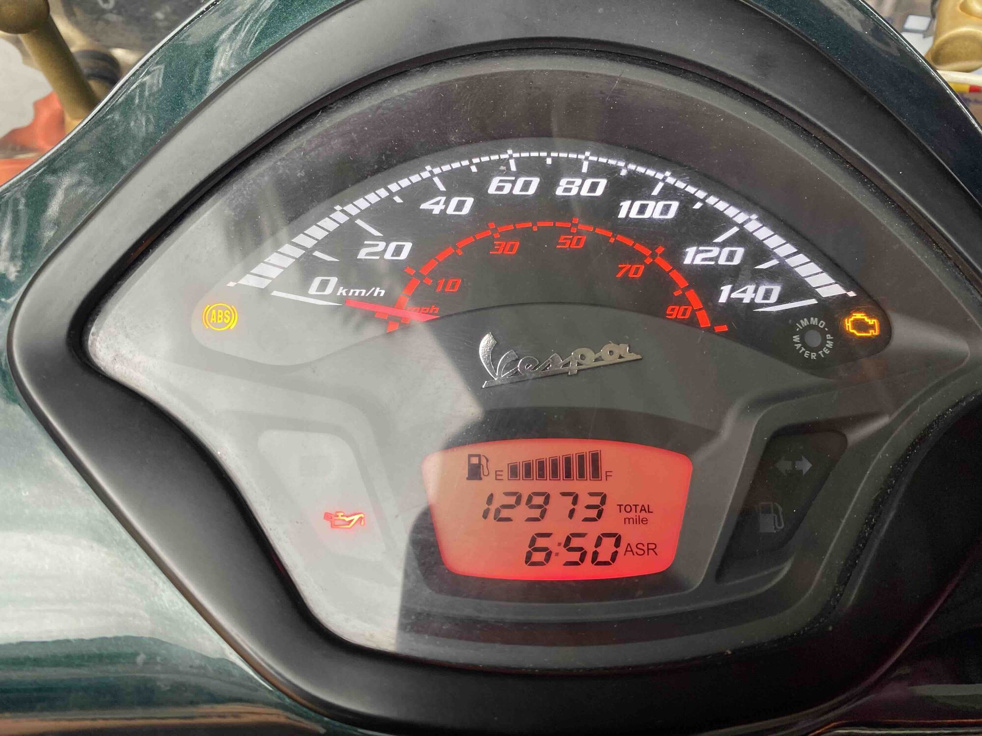 Modern Vespa : ABS-ARS Symbols staying on