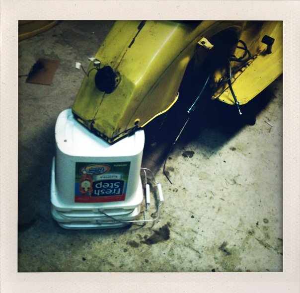 Modern Vespa : Yellow P200e Refurb UPDATE 6-11--10 Done and DONE!