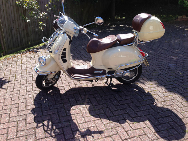 Modern Vespa : Vespa "GTV" all in one place