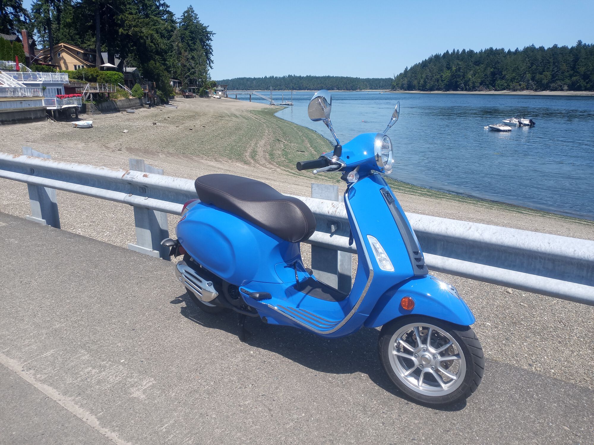 Modern Vespa : Share Pictures of Your Beloved Vespas Here