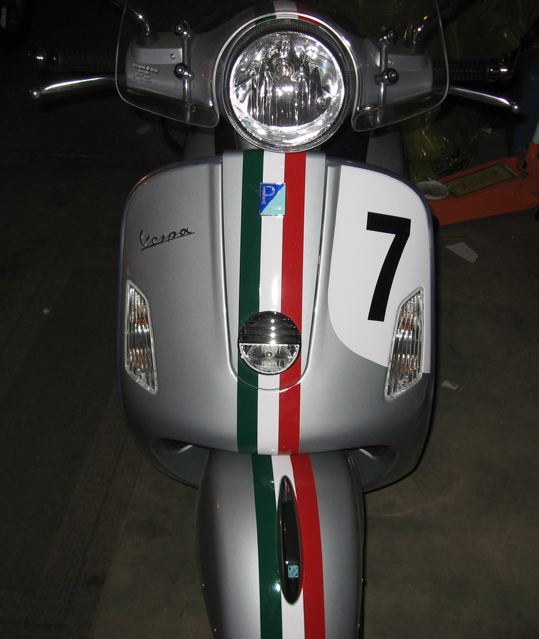 Modern Vespa : New Number Plate Installed