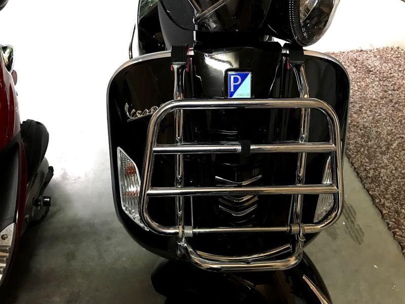 Modern Vespa : Help identify this front rack: Piaggio, Faco, or?