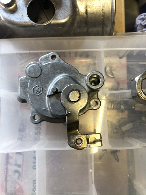 Modern Vespa : PX Oil Pump Cap question