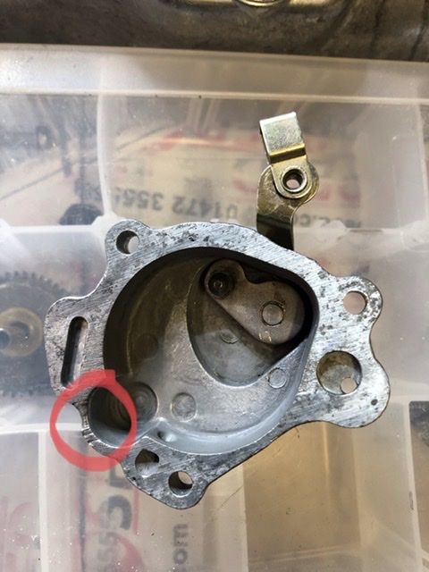 Modern Vespa : PX Oil Pump Cap question