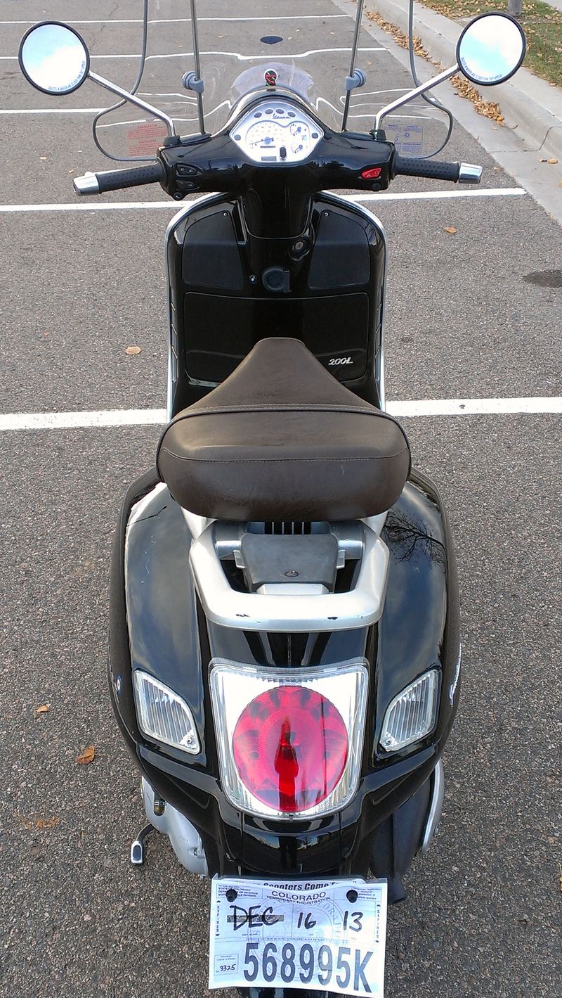 Modern Vespa : Here it is.. 2005 GT200 - Rack or Top Case?