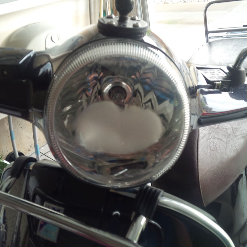 Modern Vespa : High Beam and Melted Headlight Casing?