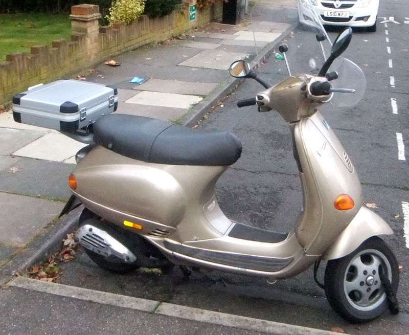 Modern Vespa : fabricating your own top case or ideas for a custom topcase?