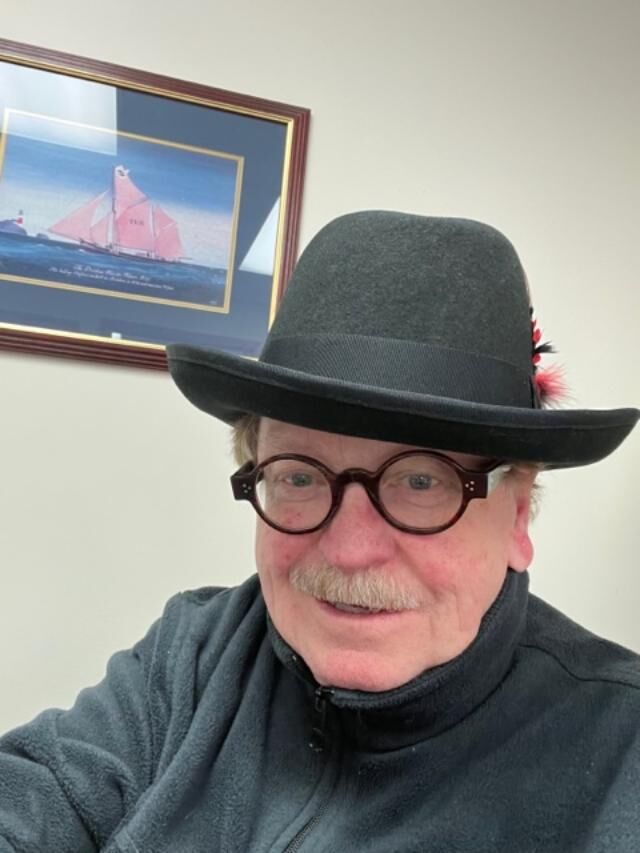 Modern Vespa : Black ice on road in low 50° in Hawaii