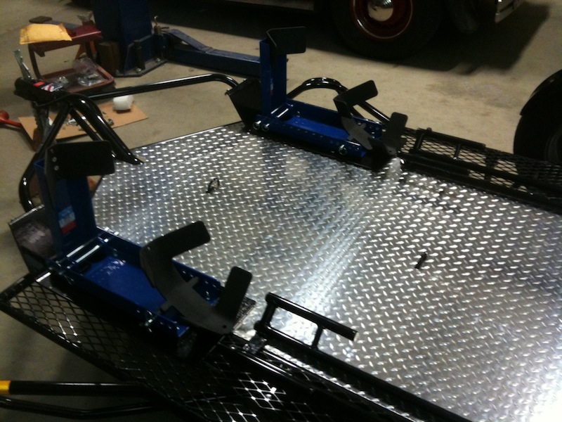 Modern Vespa : Kendon trailer with Condor wheel chocks...w/pics