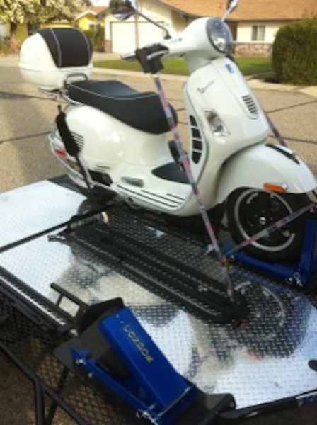 Modern Vespa : Kendon trailer with Condor wheel chocks...w/pics