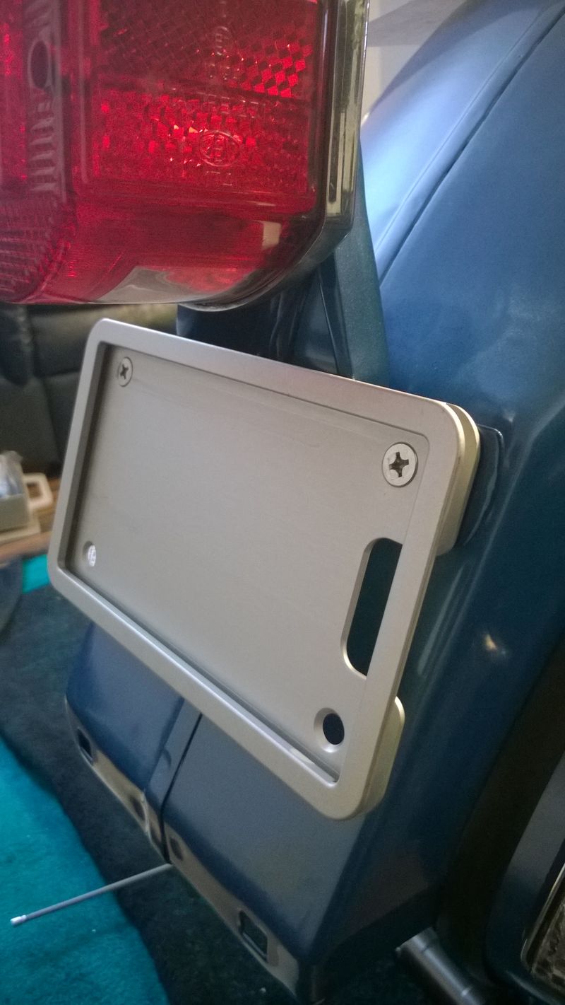 Modern Vespa : New license plate frame