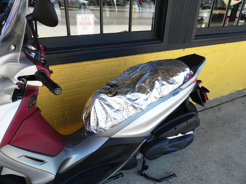 Modern Vespa : Hot Seat? Wet Seat? CoolAss!