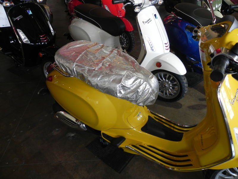 Modern Vespa : GTS Seat Cover Question
