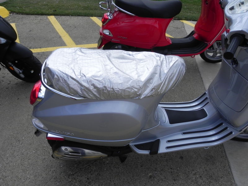 Modern Vespa : GTS Seat Cover Question