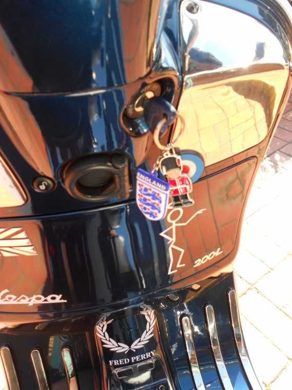 Modern Vespa : Show me your Vespa Keys