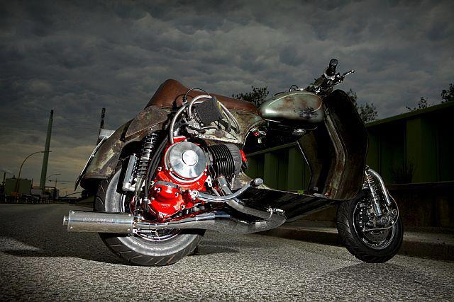 Modern Vespa : Pics of hot rodd-ish Scooters please