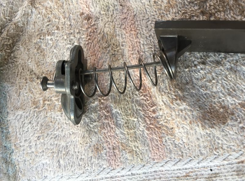 Modern Vespa : Throttle slide spring question