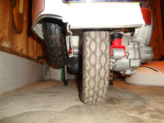 Modern Vespa : 1966 SS180 Tires?