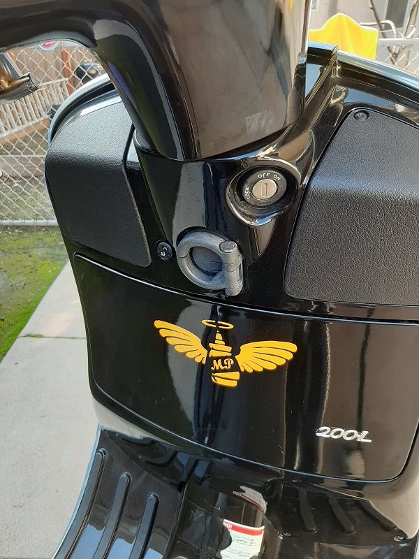 Modern Vespa : Show us your decals!