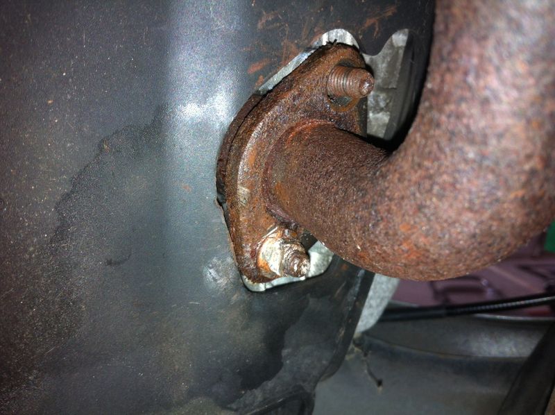 Modern Vespa : Rusted exhaust nuts
