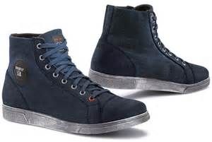 Modern Vespa : Riding Shoes