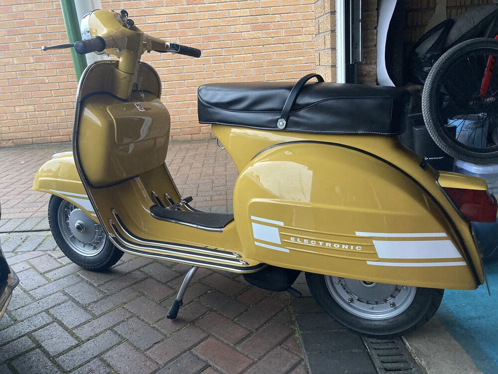 Modern Vespa : Rally 200