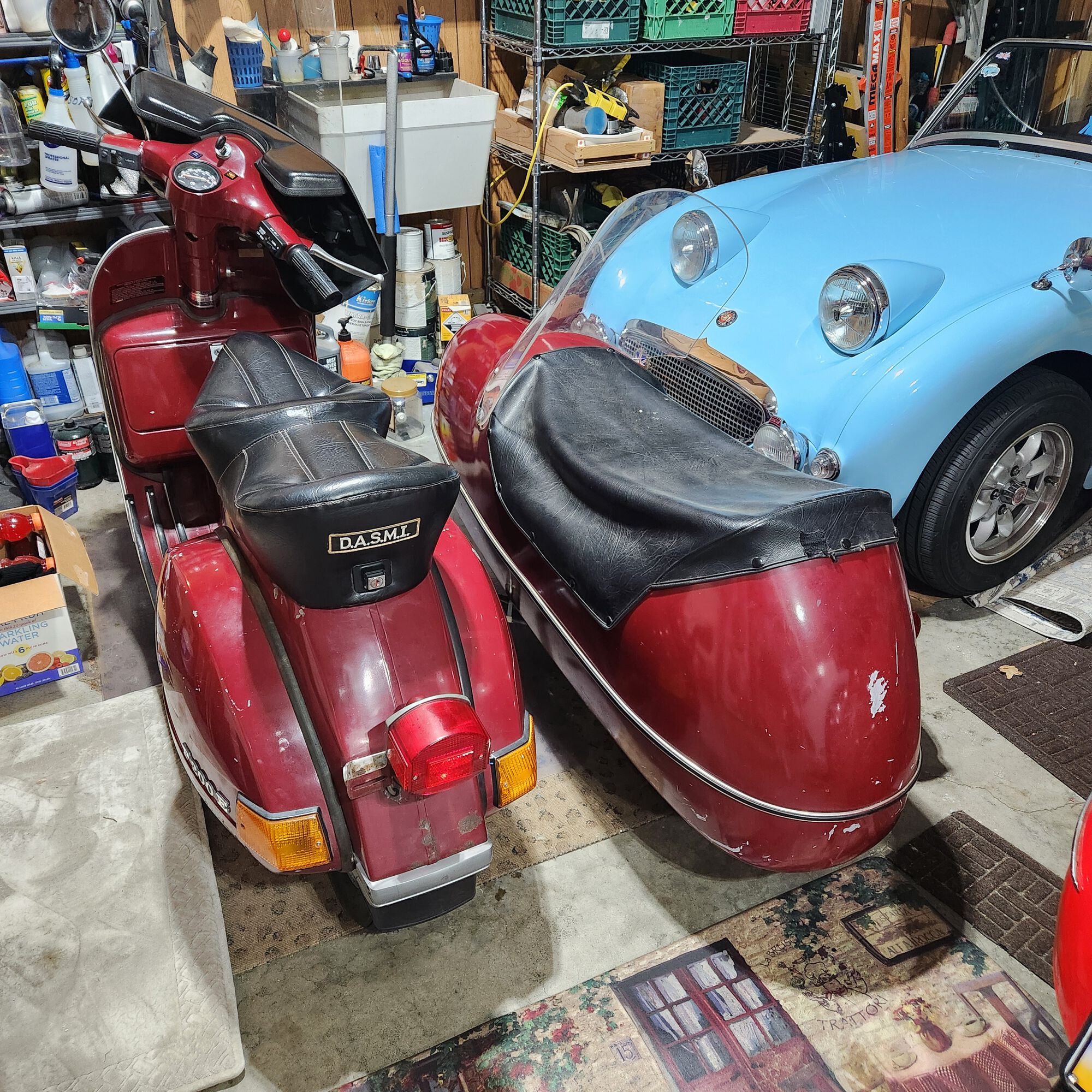 Modern Vespa : How do you setup and ride with a California sidecar?