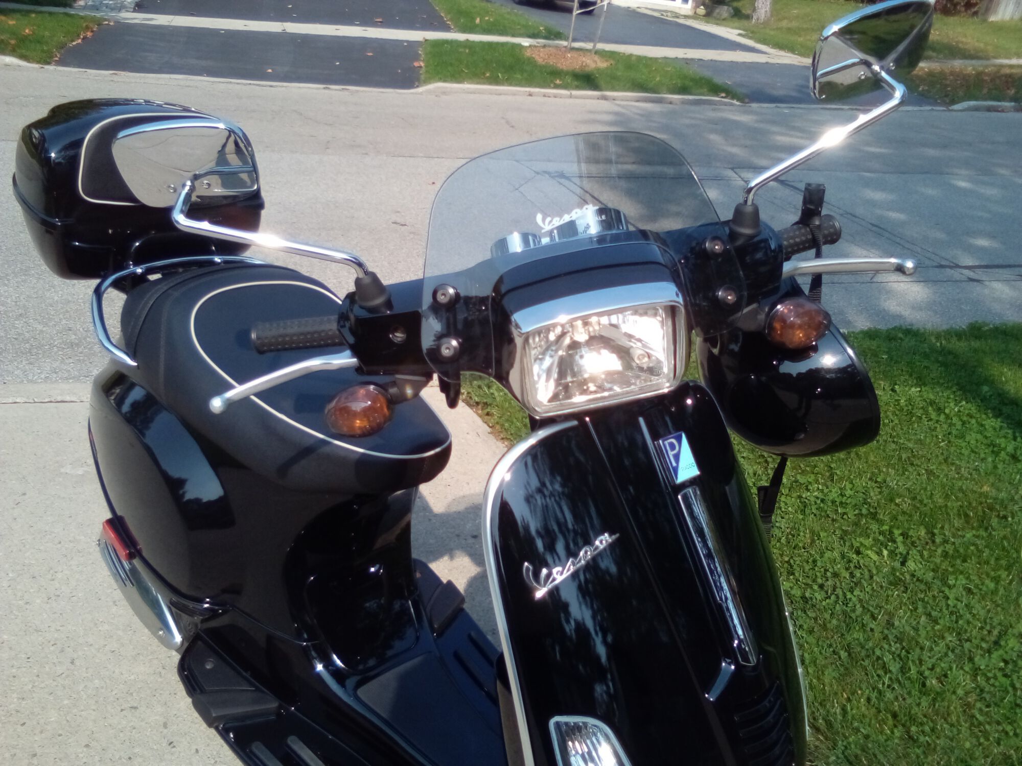 Modern Vespa : GTS 300 short screen ( std Vespa Flyscreen )