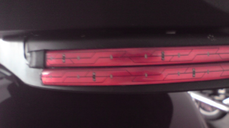 Modern Vespa : Installing brake light on Givi 46 for MP3 500