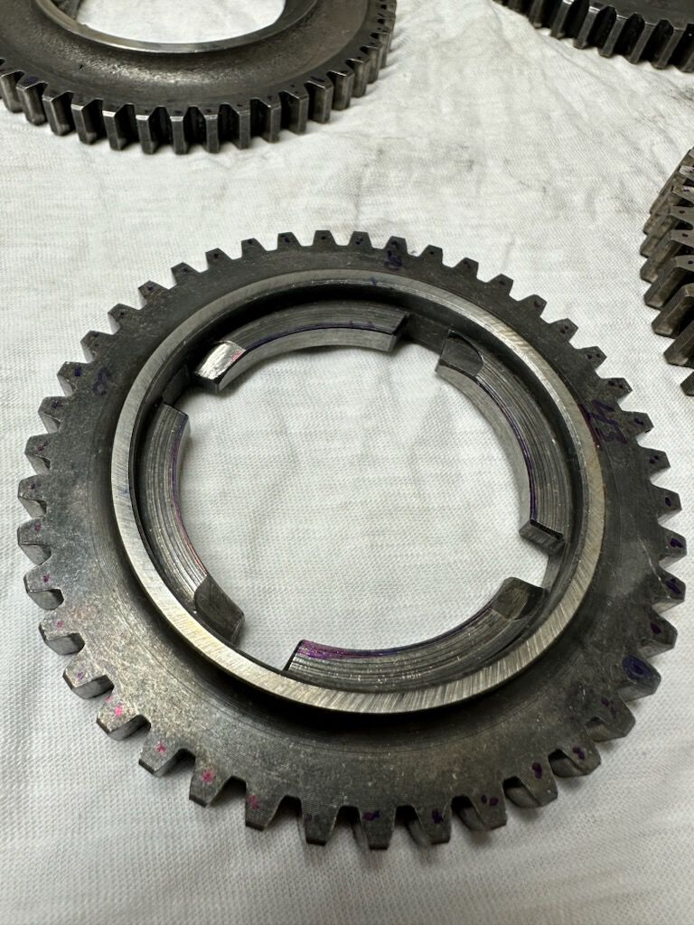 Modern Vespa : Gears as in a source for Large Frame VBB