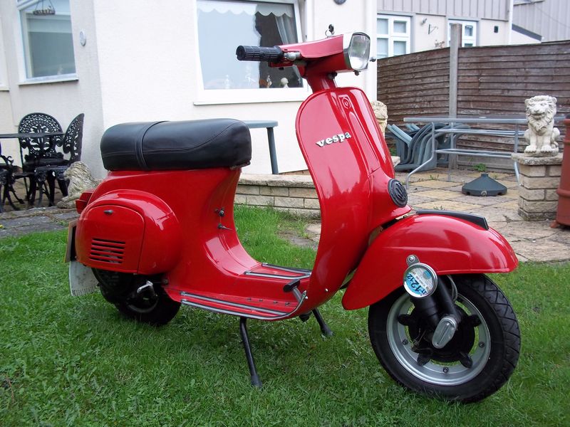 Modern Vespa : Rally 200
