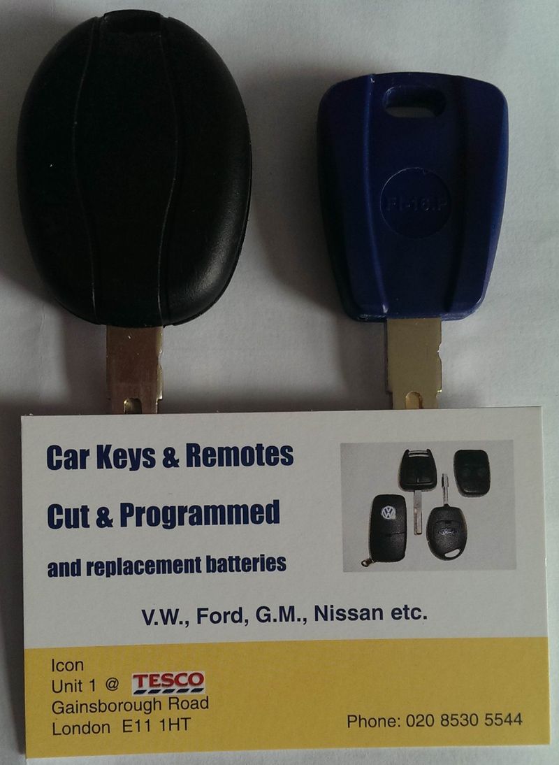 Modern Vespa : Spare key