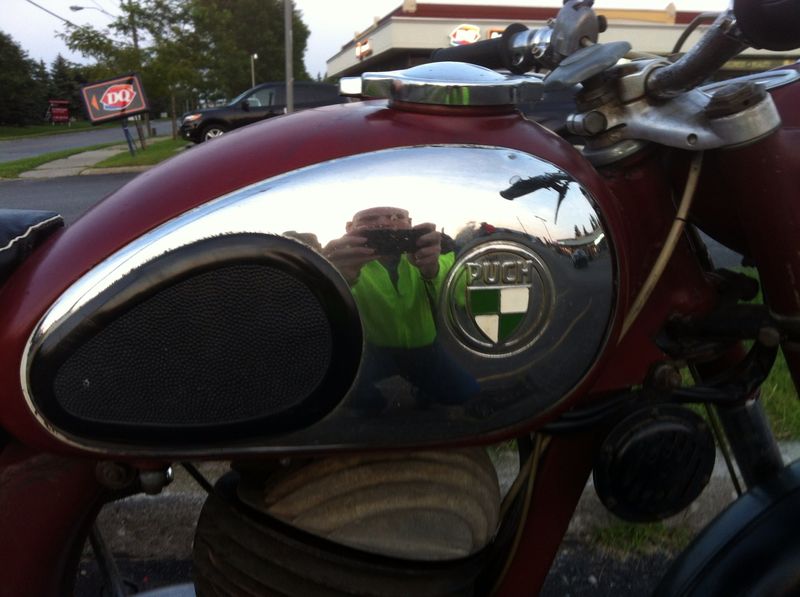 Modern Vespa : Scooter Meetup in Aurora, ON
