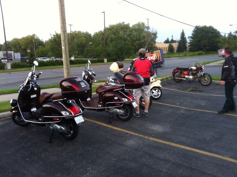 Modern Vespa : Scooter Meetup in Aurora, ON