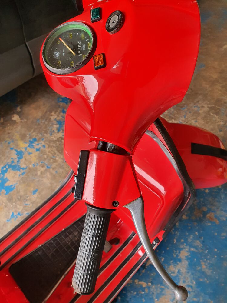 Modern Vespa : 1982 P200E - Crash and rebuild